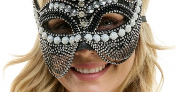 Black Jeweled Mask with Chains