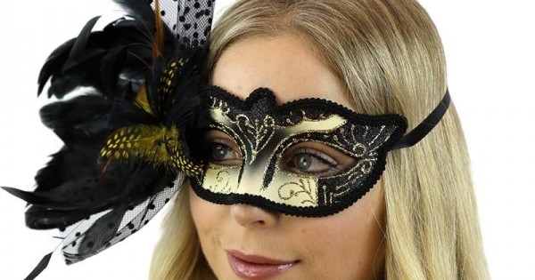 Ventian mask with feahter